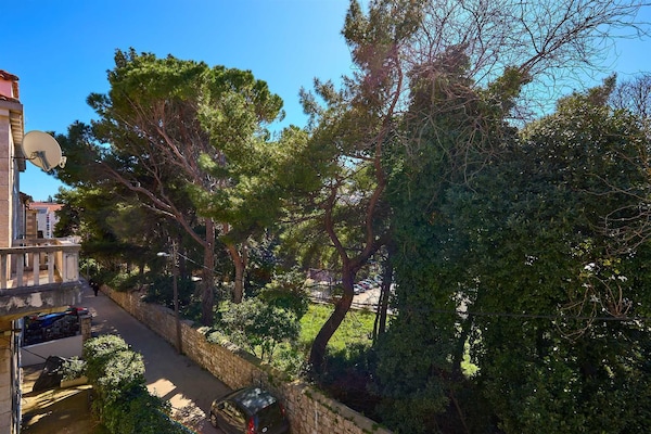 Garden Antique With Bubble Spa - Dubrovnik