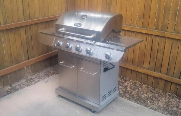 *Bird House* Queen Bed* Smart Tv* Fire Pit* Grill* - Colorado Springs
