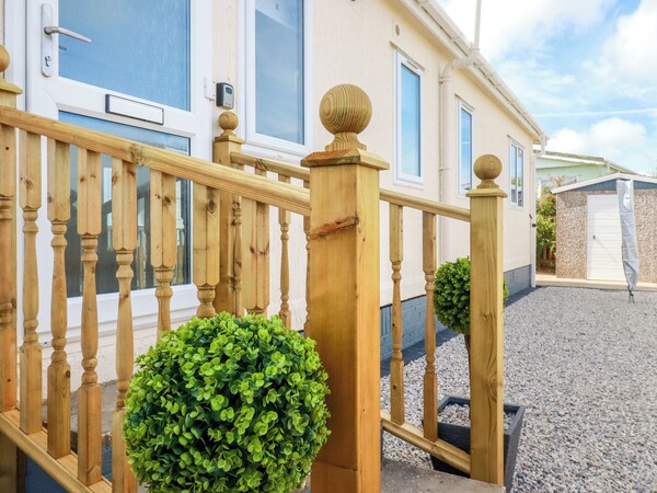 Lowen Lodge, Pet Friendly, With A Garden In St Merryn - Mawgan Porth