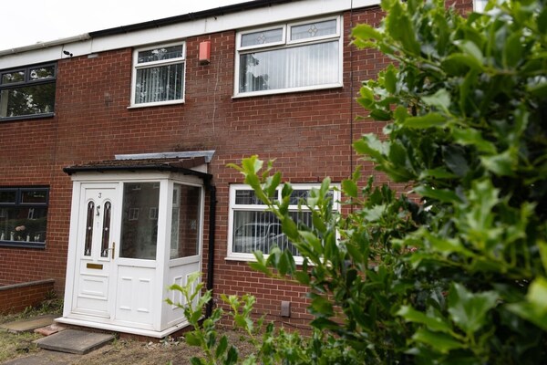 Otley Terrace - 3 Bed Home Sleeping 8 People. - Oldham