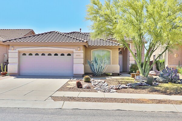 Oozing With Southwestern Charm -  2bed/2ba In Oro Valley - Oro Valley, AZ