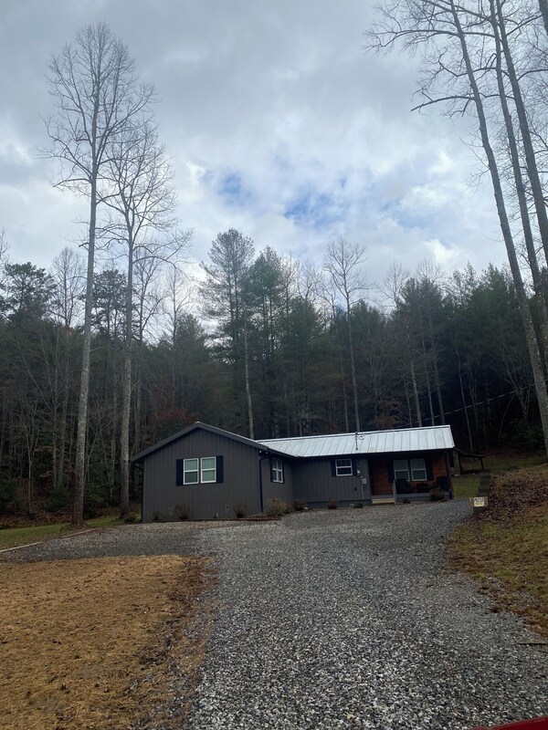 Newly Remodeled Private 2-bedroom Mountain House In Beautiful Murphy - Murphy, NC
