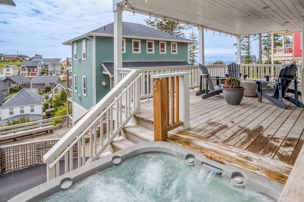 Sky-high Ocean View Home In Olivia Beach Has Double Decks, Hot Tub, King Suite! - Lincoln City, OR