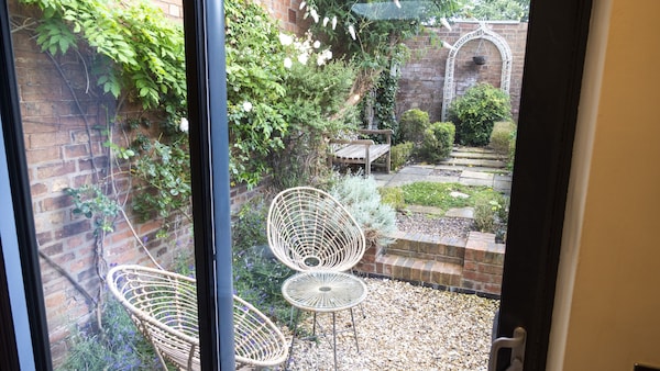 Rother Street Cottage By Oracle - Warwickshire