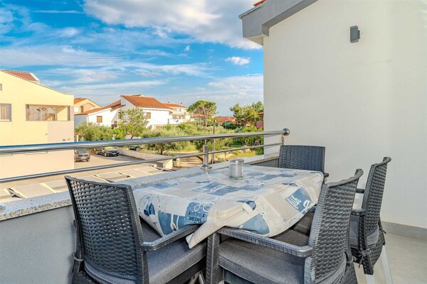 Apartment For 2-4 Per. | Sea View | 200 M From The Beach - Zaton