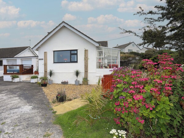Greenfield, Pet Friendly, With Open Fire In Trearddur Bay - Holyhead