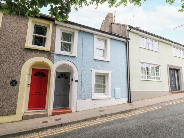 Ty Glas, Family Friendly, Country Holiday Cottage In Tenby - Tenby
