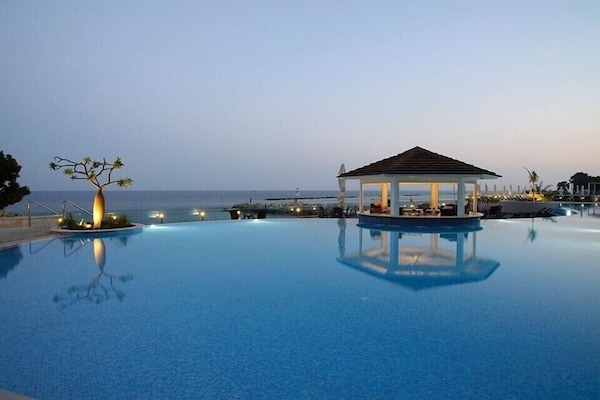 Superior Room W/ Balcony & Inland View - Limassol