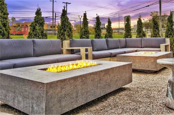 Relaxing Lexington Lodging, Central Location, Outdoor Patio, Pets Are Allowed - Lexington, KY