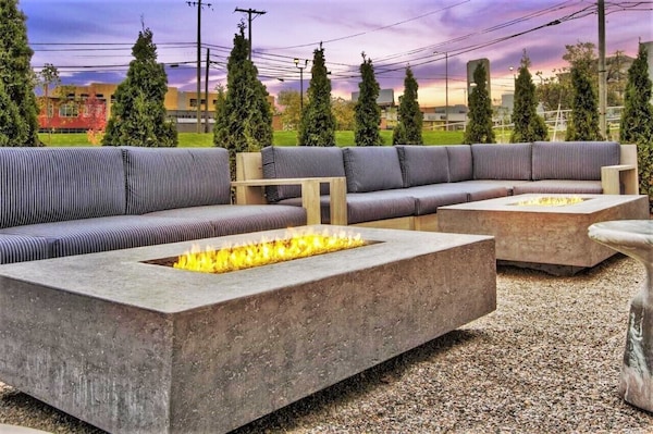 Accommodation Right In The Heart Of The City | Pets Are Allowed - Lexington, KY