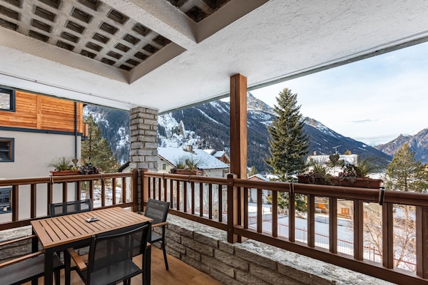 Appartement 'La Maison Des Coeurs, Cogne' Avec Vue Sur Les Montagnes, Terrasse Privée Et Wi-fi - Cogne