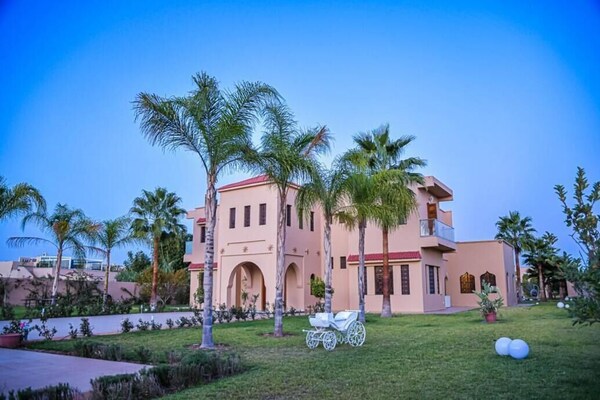 Gorgeous 7-bedroom Villa In Marrakech - Marrakesh