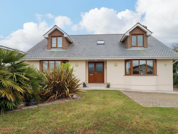 Pentire Reach, Pet Friendly, With Open Fire In Crantock - Fistral Beach