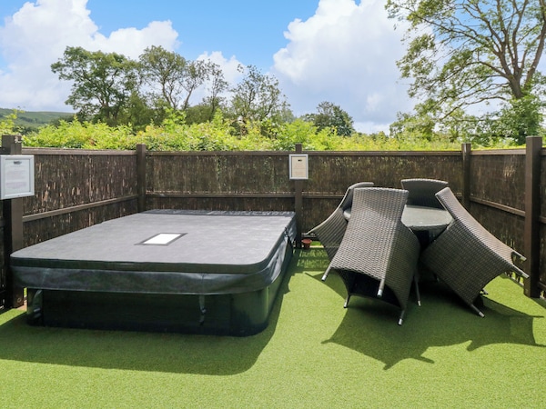 Endeavour Lodge 4, Family Friendly, With Hot Tub In Stokesley - Osmotherley