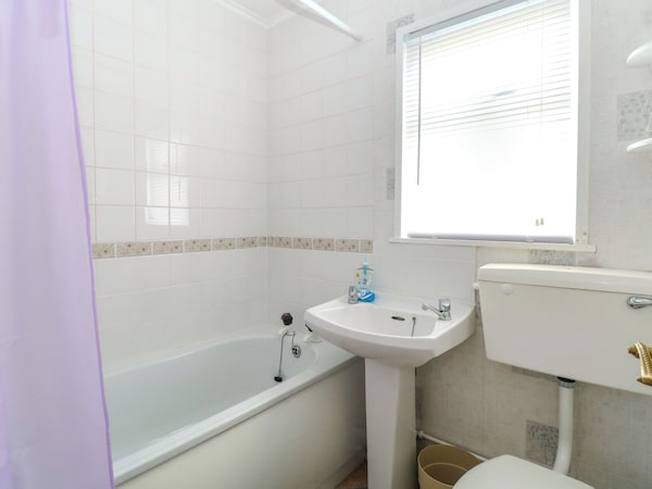 Chalet 46, Pet Friendly, With A Garden In Newport, Norfolk - Winterton-on-Sea