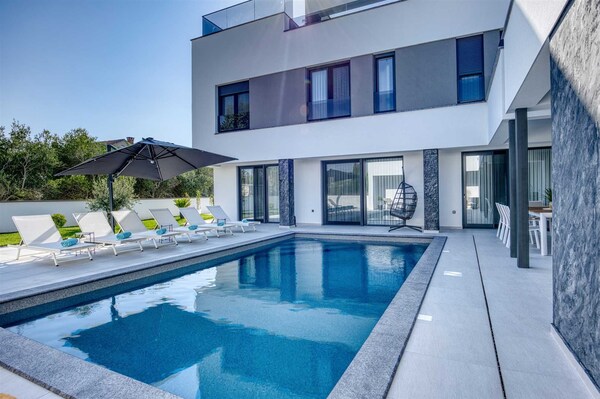 Modern Villa With Sea View | Private Pool | For 10 Persons - Zaton
