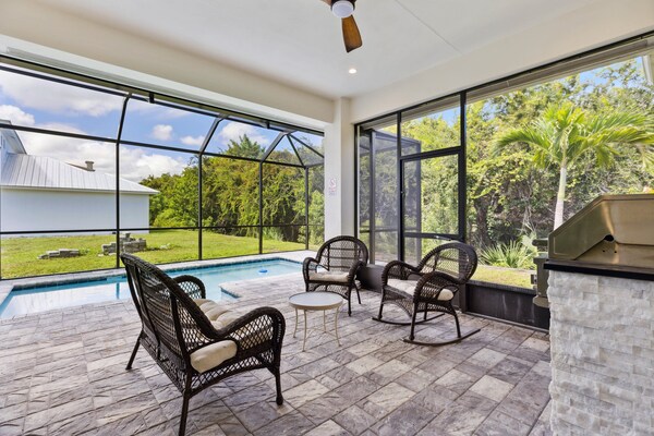 Tropical Oasis W/ New Pool, Games, & Outdoor Bbq! - Vero Beach, FL
