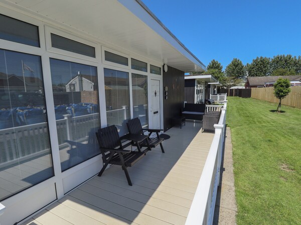 114 Cherry Park, Pet Friendly, With A Garden In Chapel St Leonards - Anderby Creek