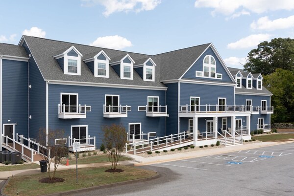 Boardwalk Hotel By Kasa | 2 Bedroom Suite - Lake Anna, VA
