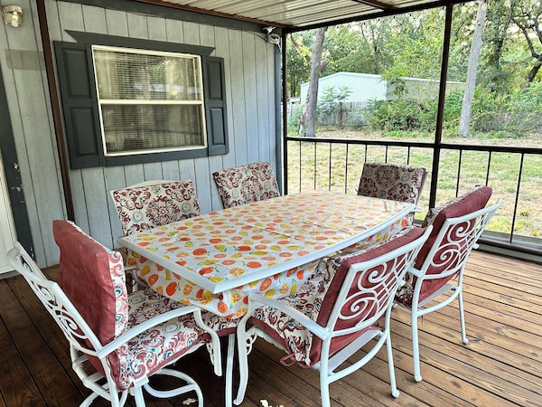 Texoma Treasure - Cozy 2-bedroom Mobile Home With Huge Deck In Kingston - Oklahoma