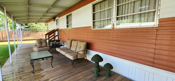 The Way Back - Groovy 1970s Time Capsule  Retro Vibes, Modern Comfort! - Michigan