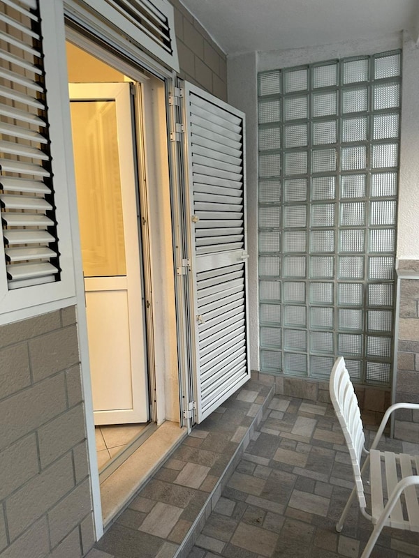 Apartments Sandra (114461-a1) - Baska Voda - Promajna