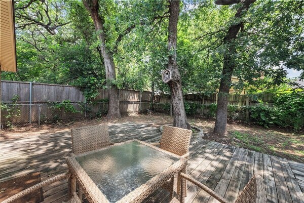 Charming Warm Family Retreat ~ Fam&group - Roanoke, TX