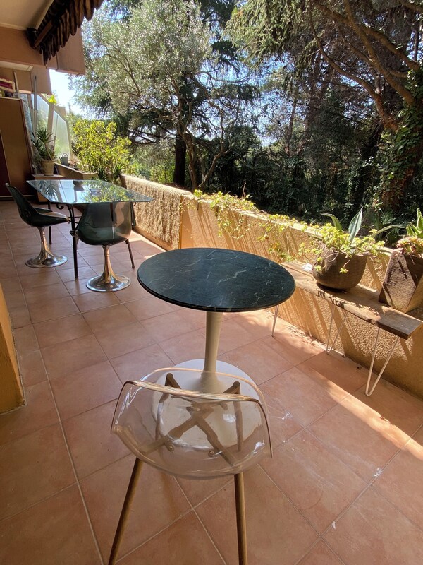 Beau 3 Pièces Climatisé Au Calme Dans Residence Avec Piscine, Restaurant, Tennis - ibis budget Nice Californie Lenval