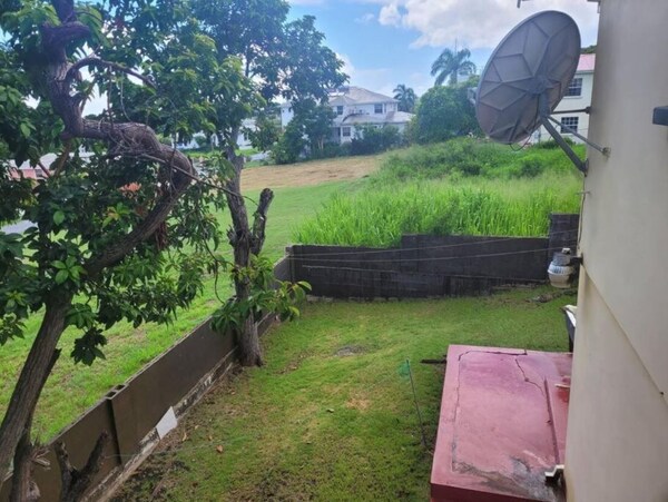 Quaint Apartment With Wifi In Graeme Hall Park - Bridgetown