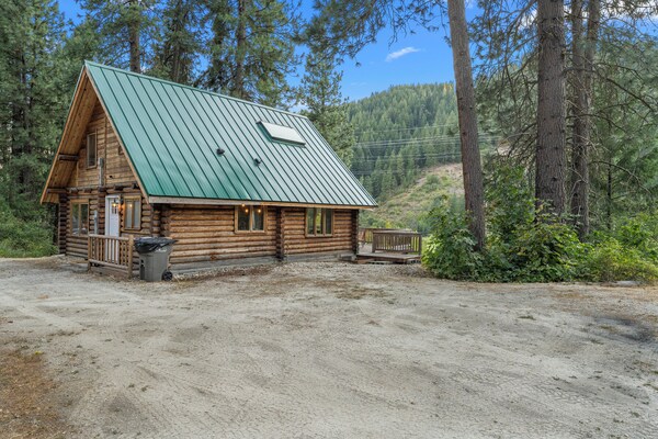 Pine Vista - Inviting Log Cabin In The Whispering Pines - Plain, WA