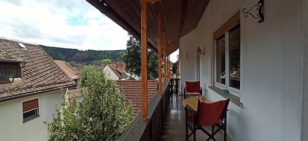 Ferienwohnung 90qm Mit Großen üBerdachten Balkon - Kronach
