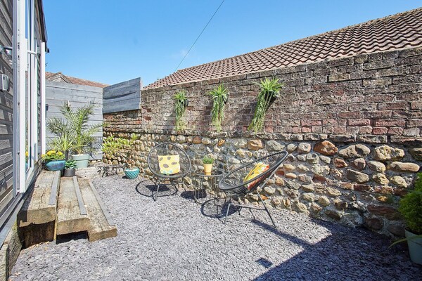 Host & Stay | Sunnyside Studio - Bridlington