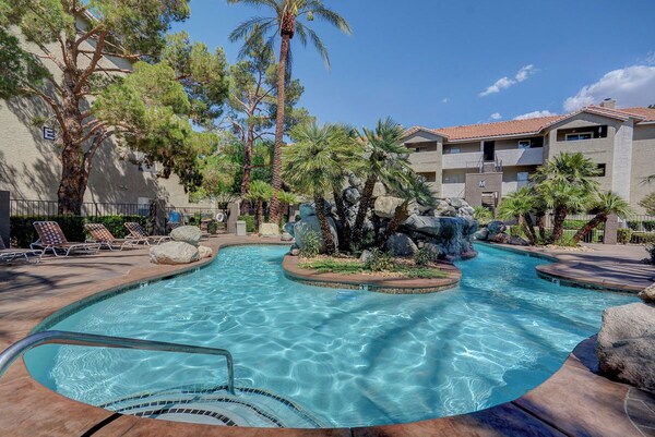 Outstanding Strip Area 3 Bdr Condo With Ac, Fitness/pool, Spa Wifi - Las Vegas, NV