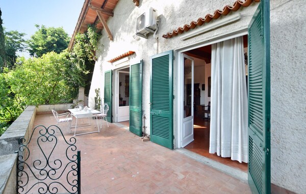 2 Bedroom Cozy Apartment In Camaiore - Viareggio