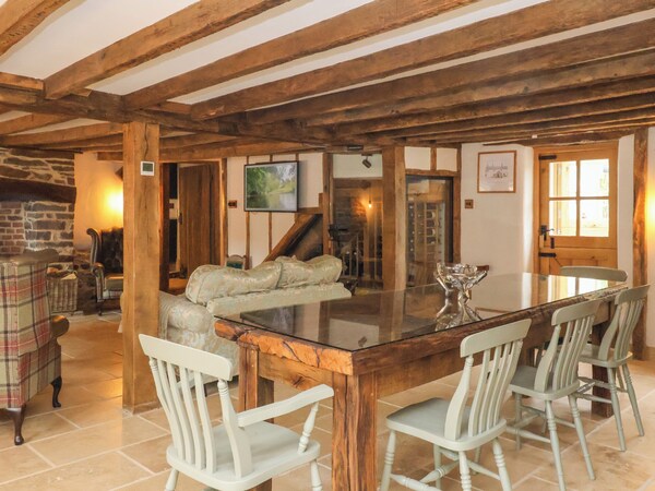 Fishermen's Cottage, Pet Friendly, With Hot Tub In Chulmleigh - Devon
