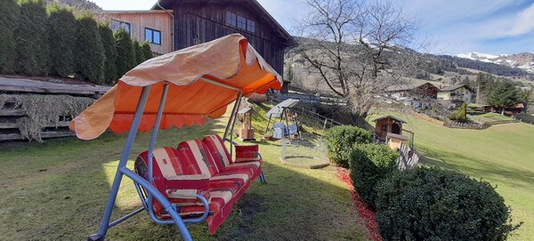 Valley And Mountain Views From The Balcony Of Your Apartment!  Sauna, Parking Lot, Garden - Bad Hofgastein