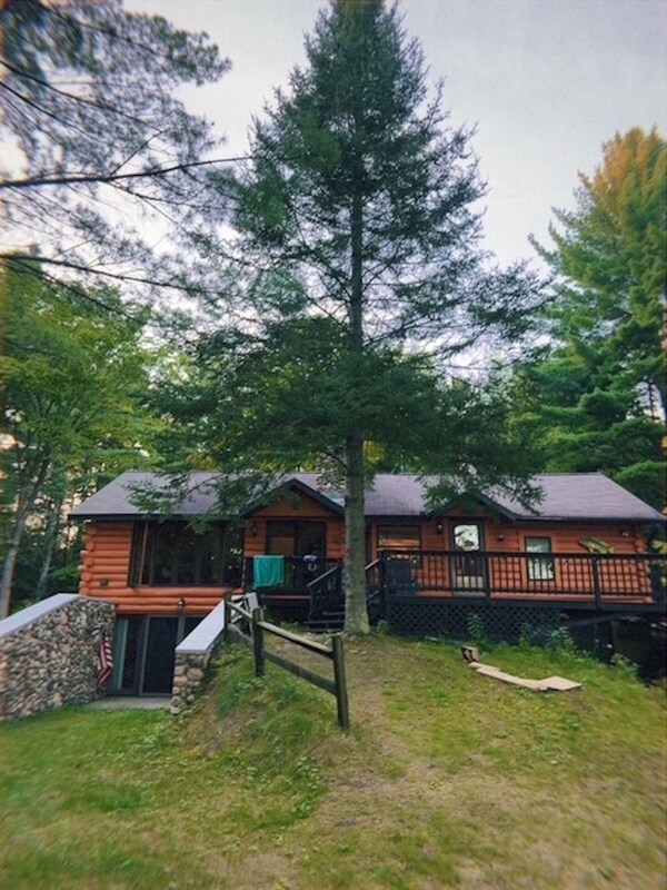 Cabin On Crystal Lake Located On The Three Lakes Chain Of Lakes - Eagle River, WI