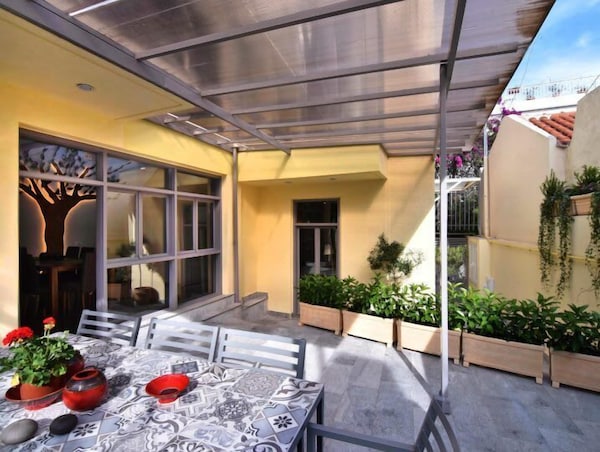 Villa Olivia Philopappou | City Escape Near Acropolis - 아테네