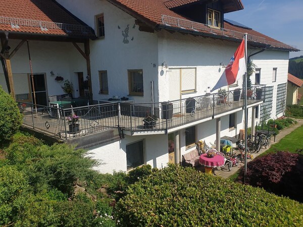Schöne Sonnige Ferienwohnung Mit Großem Balkon - Wegscheid