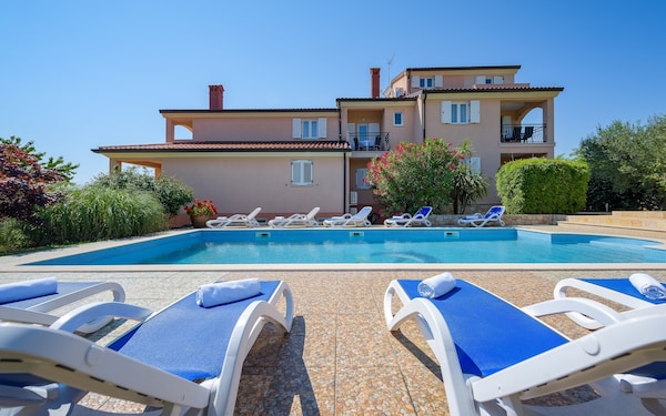 Appartement De Deux Chambres Avec La Terrasse Et La Vue Sur Le Mer Basanija, Umag (A-3402-c) - Piran