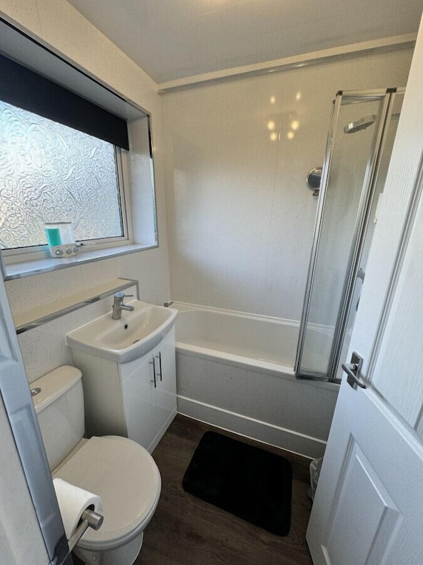 Two Bedroom Seaside Apartment - Helensburgh, UK