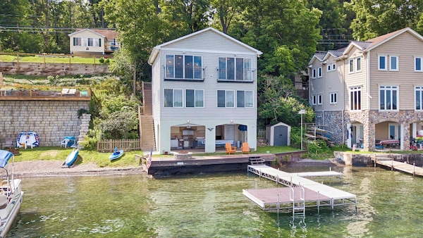 Wake And Lake: "Right Along Keuka Lake Wine Trail!" - Penn Yan, NY