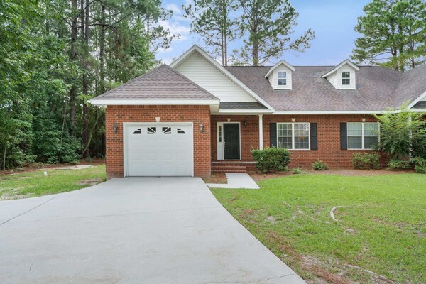 Serene Family Home - Quiet Area, Close To Gsu! - Statesboro, GA