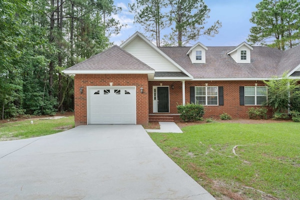 Serene Family Home - Quiet Area, Close To Gsu! - Statesboro, GA