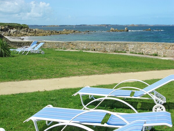 Domaine Des Roches Jaunes By Interhome - Roscoff