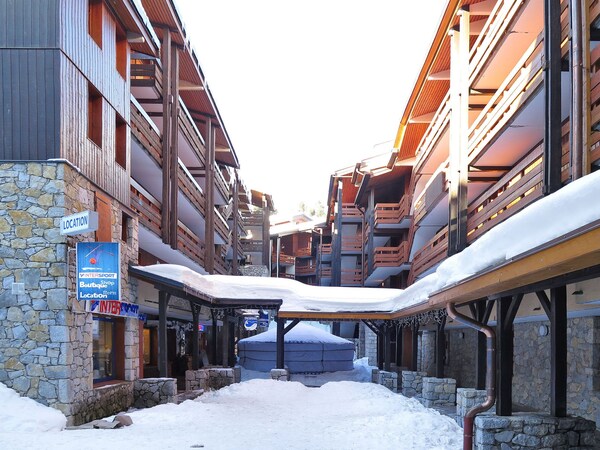 Le Hameau Du Mottaret By Interhome - Courchevel