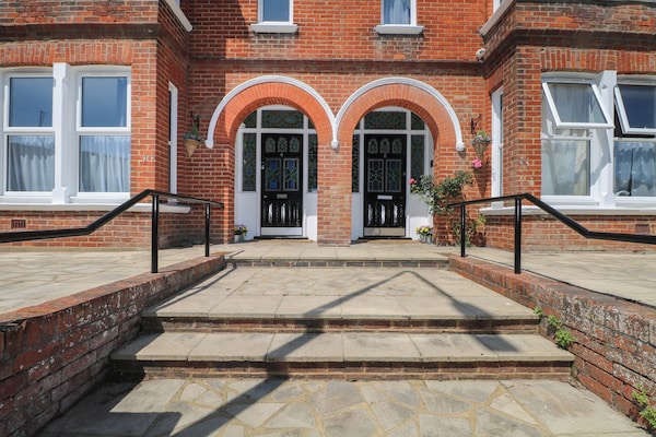 8 The Cuckmere, Pet Friendly, Country Holiday Cottage In Seaford - West Sussex