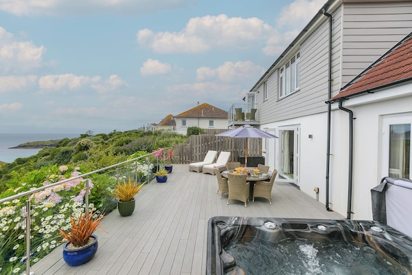 Morwenna, Pet Friendly, Luxury Holiday Cottage, With Pool In Mullion - Porthleven