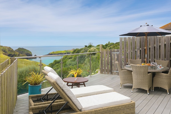 Daphne, Pet Friendly, Country Holiday Cottage, With Pool In Mullion - Helston