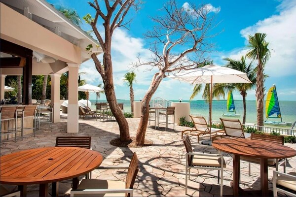 Room In Tranquil Resort By Ocean Spa W/ Pool, 4 Restaurants & Fire Pits - Key Largo